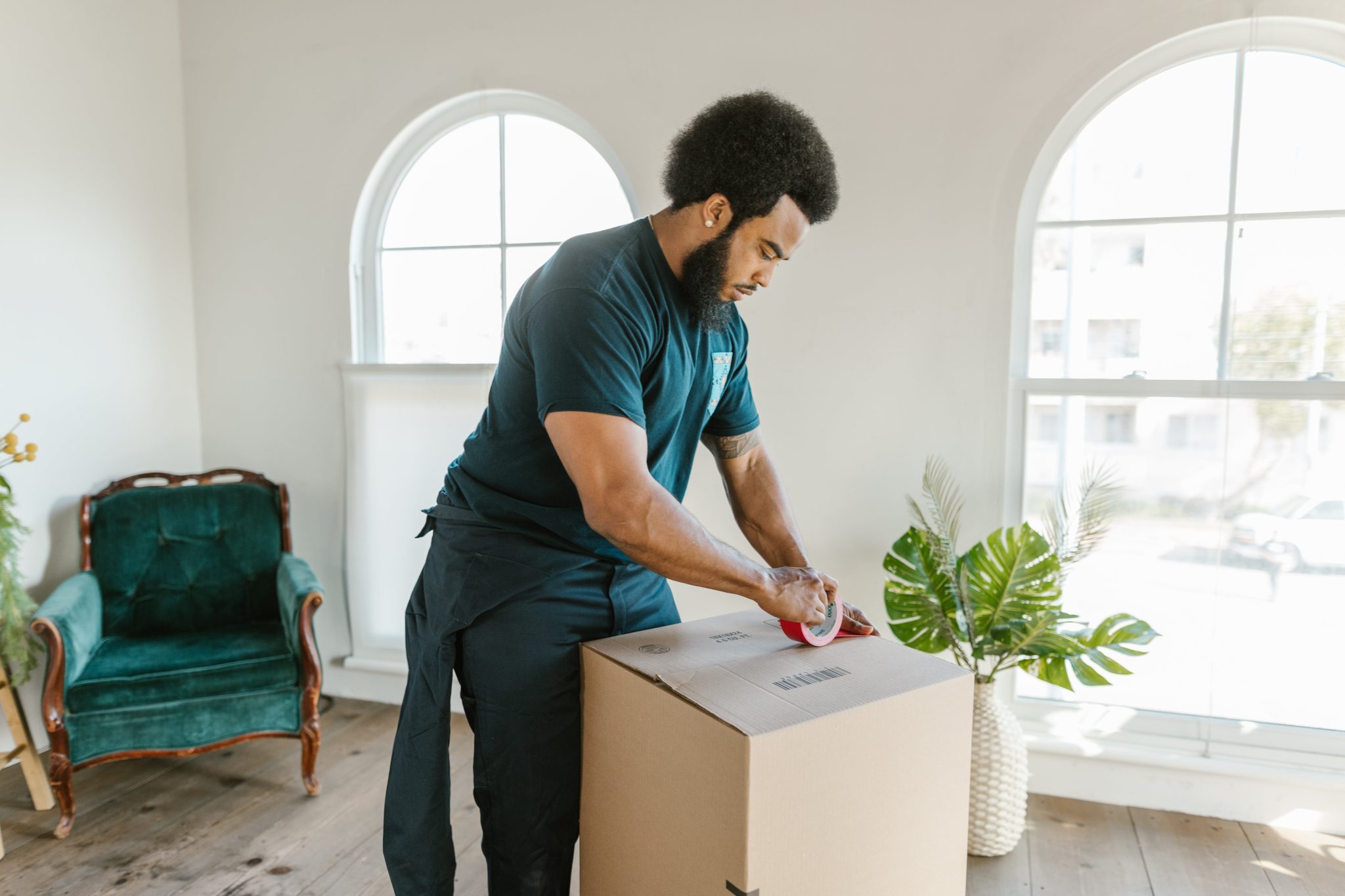 How To Successfully Pack Boxes: DIY vs Moving Help • UniMovers